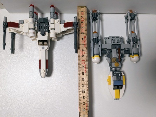 LEGO MOC Mini Y-Wing (1:100) by nevergreen | Rebrickable - Build with LEGO