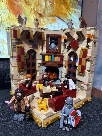 LEGO MOC-48856 HP Castle Common Room Bookend/Display Stand by ...