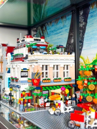 LEGO MOC-140412 The Chinatown Office by mgBricks | Rebrickable - Build ...