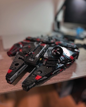 LEGO MOC The Falcon by BaufmanBricks | Rebrickable - Build with LEGO