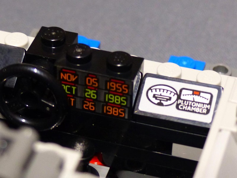 Review: 77256 - Time Machine from Back to the Future | Rebrickable ...