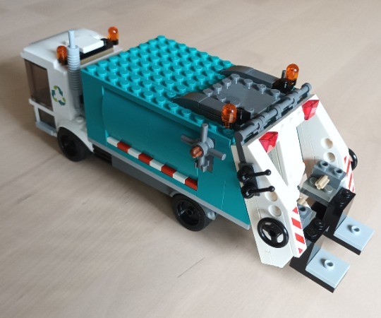 LEGO MOC Recycling Truck Split Compartment by BrickMasterTimo ...