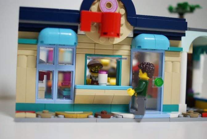 LEGO MOC Bakery Cafe and Music Academy, Lego 31141 Alternate build by Joonybrick | Rebrickable ...