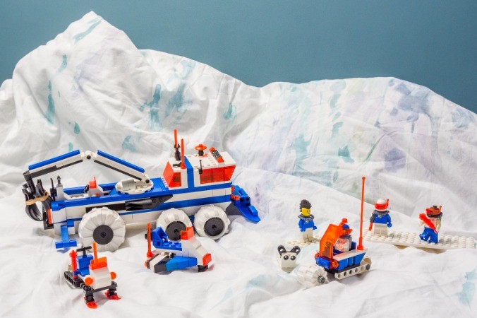 LEGO MOC Ice Planet XO23 Truck and Sled by JensR | Rebrickable - Build ...