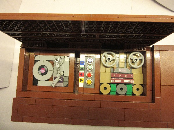 LEGO MOC Music Chest SABA Bodensee 126 with DAB+ Radio by hjvdh ...