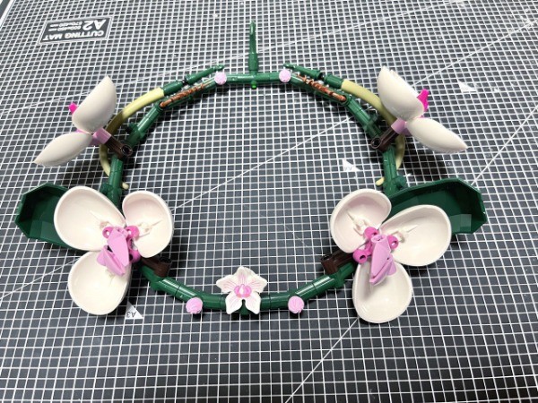 LEGO MOC Flower Crown(Wreath) using 10311 Orchid by LUCIFERASE020709 ...
