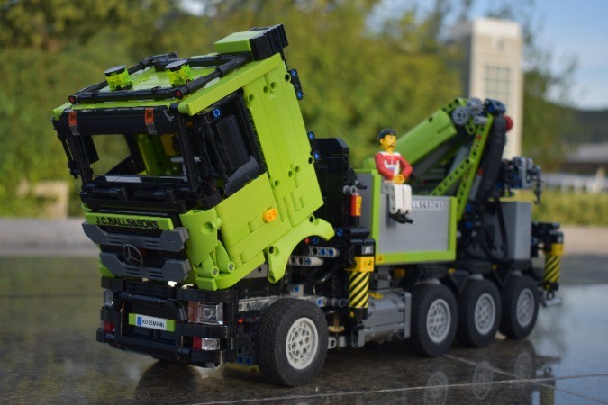 LEGO MOC Mercedes Benz FASSI F1650 Truck Crane 2.0 by xiaohutushen ...