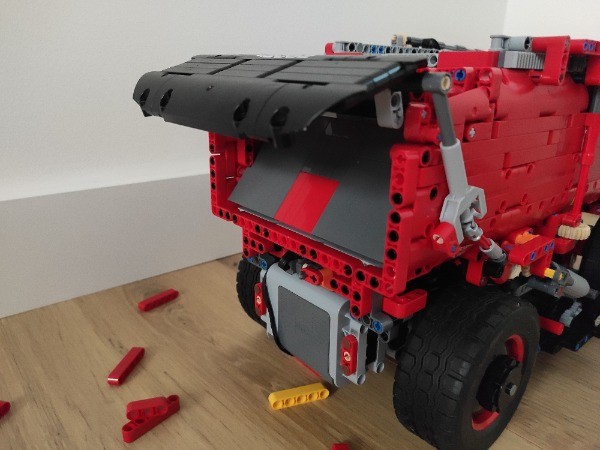 LEGO MOC 42082 Model C - Garbage Truck by Madestout | Rebrickable ...