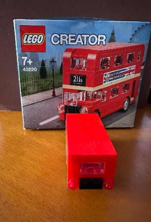 LEGO MOC 40220 - Van by Kevinkeroro | Rebrickable - Build with LEGO