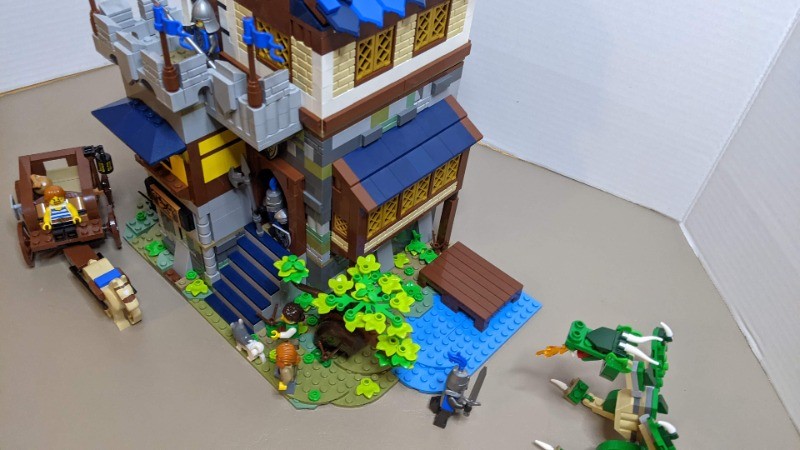 LEGO MOC Fortified Castle Living Quarters Medieval Castle 31120 and ...