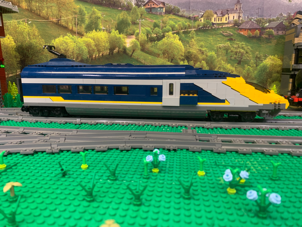 LEGO MOC Class 374 "EuroStar" Locomotive with twin PU motors by Bedwell ...