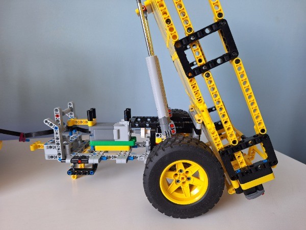LEGO MOC-221493 42114 alt Tractor + trailer by przemoe | Rebrickable ...