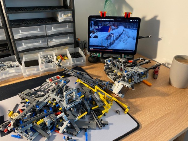 LEGO MOC TABLET HOLDER by KeisukeOmori | Rebrickable - Build with LEGO