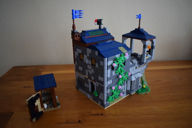 LEGO MOC Knight's Quarters - Alternate Build 1x31120 by graeymaelkyn ...
