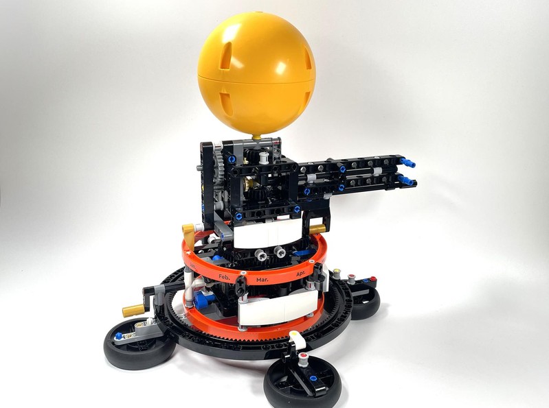 Review: 42179-1 - Planet Earth and Moon in Orbit | Rebrickable - Build ...