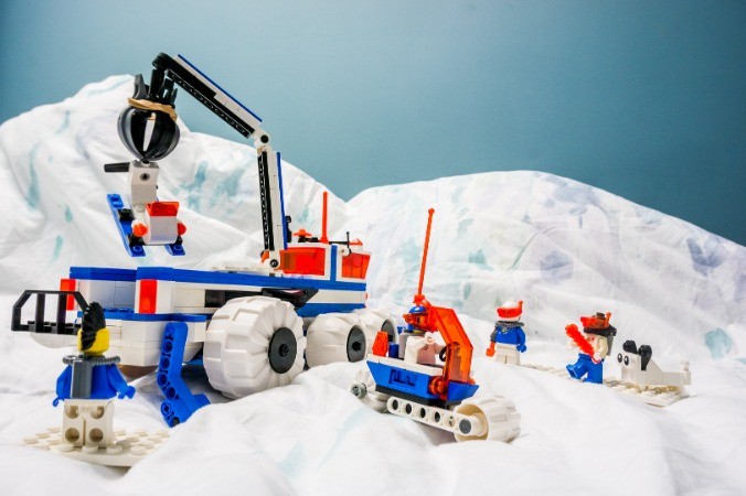 LEGO MOC Ice Planet XO23 Truck and Sled by JensR | Rebrickable - Build ...