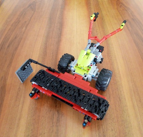LEGO MOC-139915 Wide-Track Single-Axle Tractor with Boxer Engine by ...