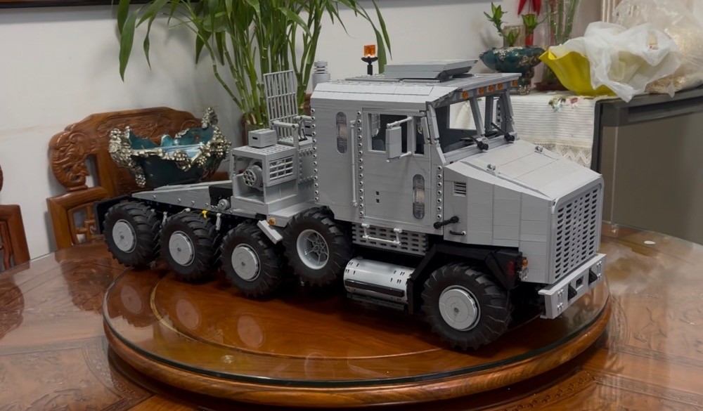 LEGO MOC-245605 Oshkosh M1070 military truck by LingKong | Rebrickable ...