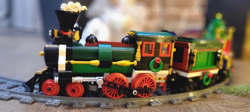 LEGO MOC Motorized and Improved Christmas Train by seejay | Rebrickable ...