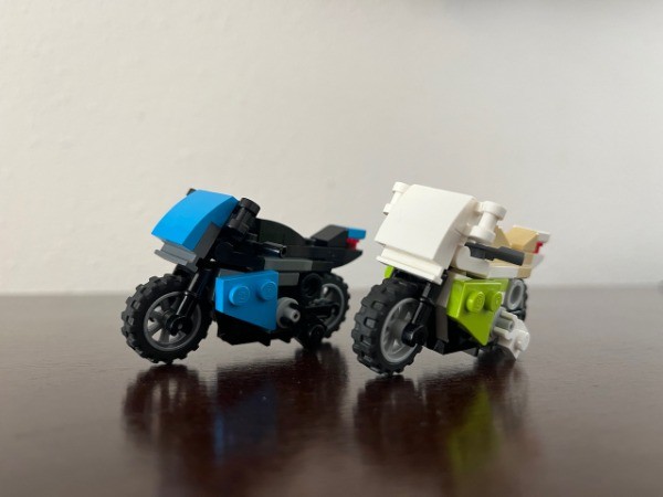 LEGO MOC Honda CBR900RR Fireblade by Xayabricks | Rebrickable - Build ...