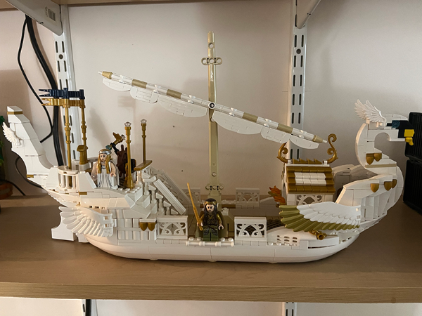 LEGO MOC Lothlorien Swan Ship by LegoMocLoc | Rebrickable - Build with LEGO