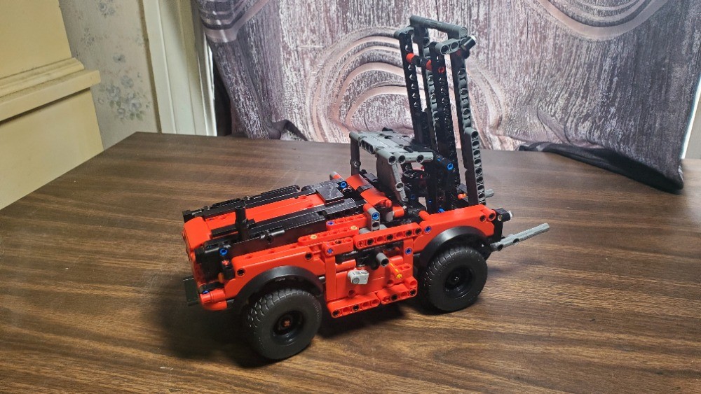 LEGO MOC-255742 42213 Heavy Duty Forklift by Boomdidit | Rebrickable ...