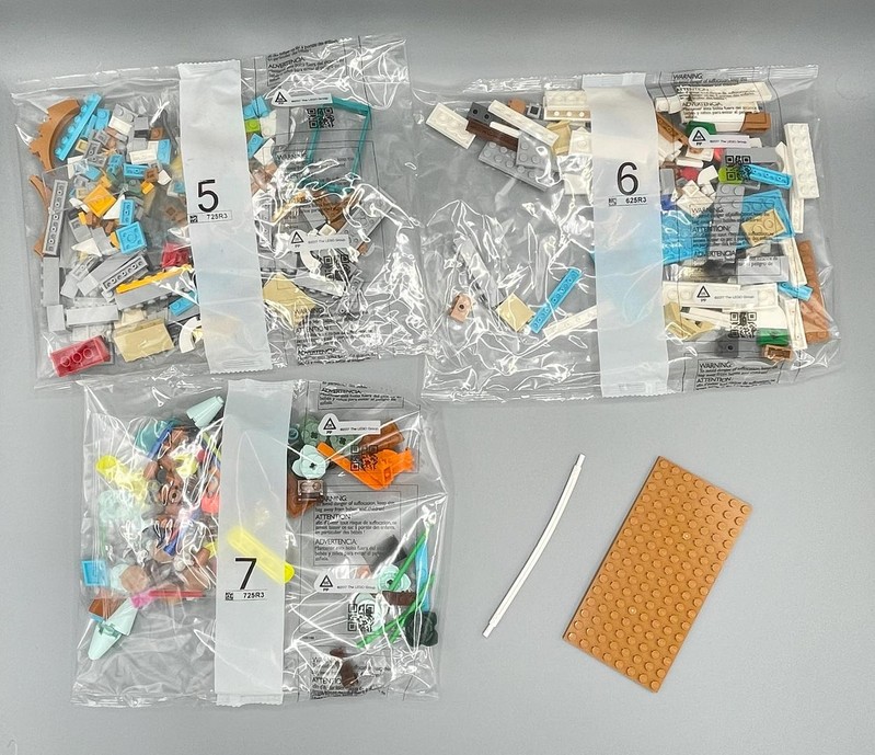 Review: 41756-1 - Holiday Ski Slope and Café | Rebrickable - Build with ...