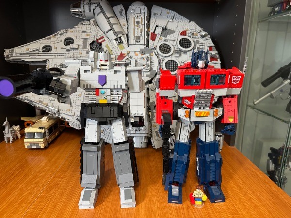 LEGO MOC Megatron G1 Decepticon Transformers by silentscream ...