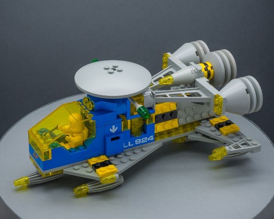 LEGO MOC Classic Space Cruiser by Tomas Rak | Rebrickable - Build with LEGO