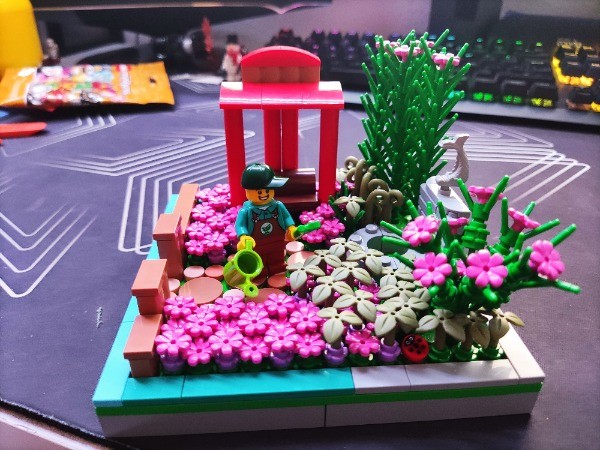 LEGO MOC Ode to the Gardener by Teki | Rebrickable - Build with LEGO