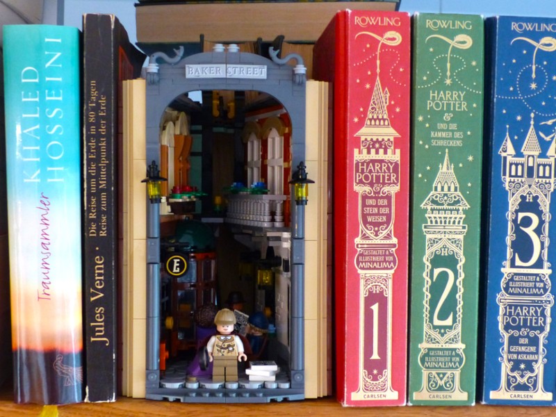 Review: 10351 - Sherlock Holmes Book Nook | Rebrickable - Build with LEGO