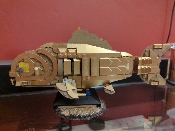 LEGO MOC 76191: Golden Fish by Tomik | Rebrickable - Build with LEGO