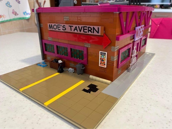 LEGO MOC The Simpson Moe's Tavern by M4rchino84 | Rebrickable - Build ...