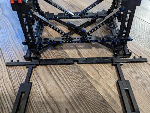 LEGO MOC Minifigurestand for UCS Millenium Falcon 75192 by noggels ...