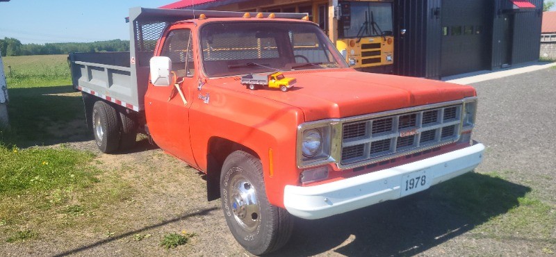 LEGO MOC-96608 Chevrolet K10 Silverado 1978 (orange-white) by Jeka ...
