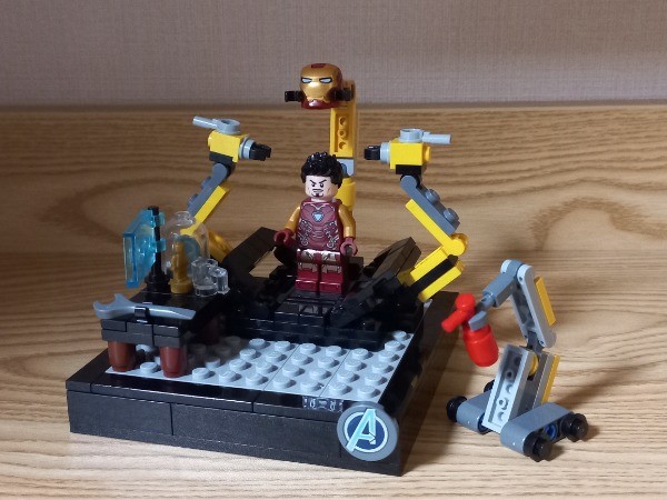 LEGO MOC Iron Man's Gantry Machine by Haedam_bricks | Rebrickable ...