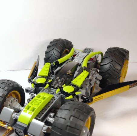 LEGO MOC UCS Cole's Tread Assault by giraffeandbricks | Rebrickable ...
