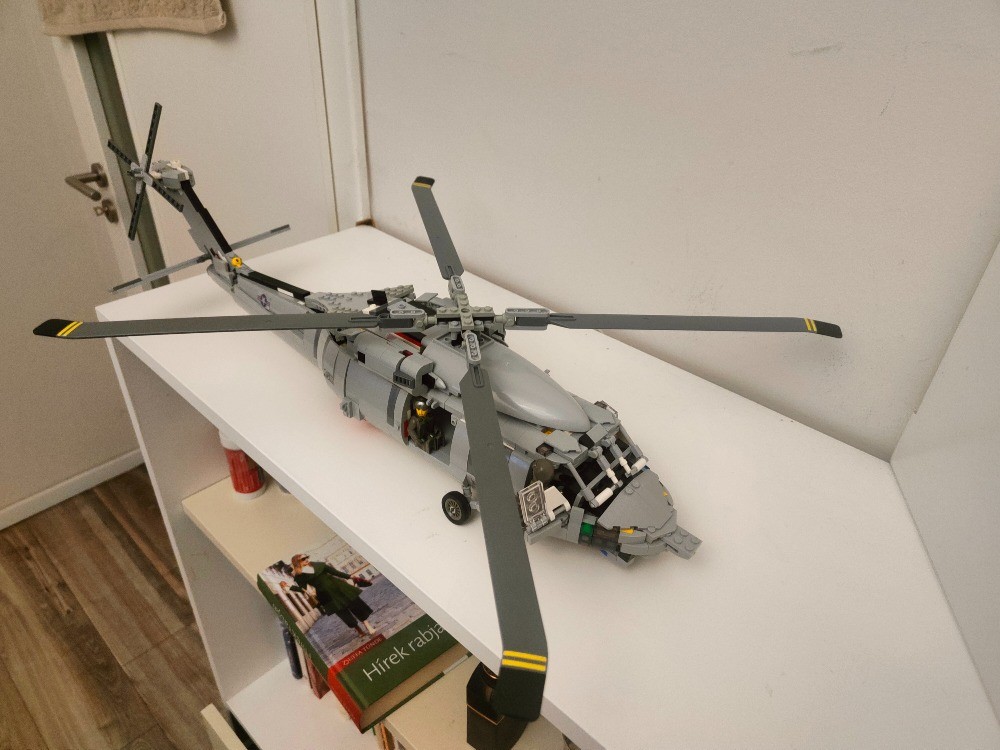 LEGO MOC-196498 SH-60B/R SeaHawk by Czifi | Rebrickable - Build with LEGO