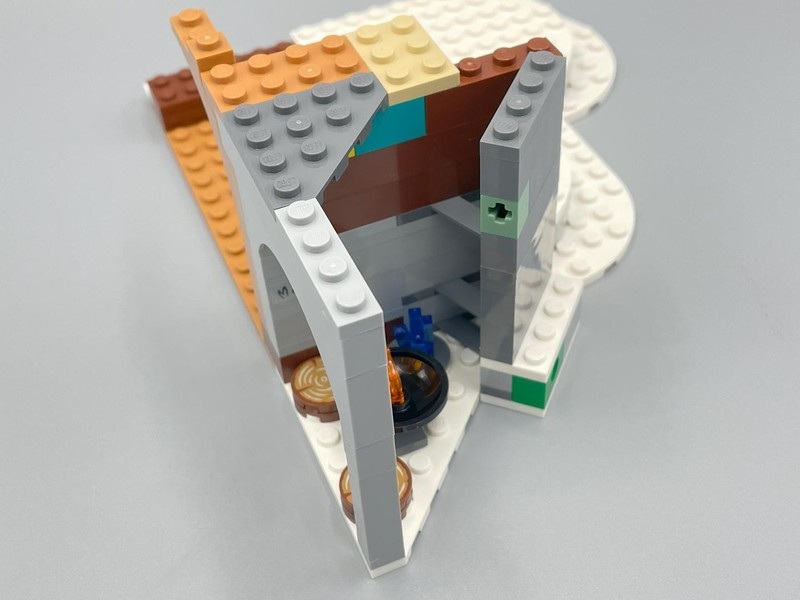 Review: 41756-1 - Holiday Ski Slope and Café | Rebrickable - Build with ...