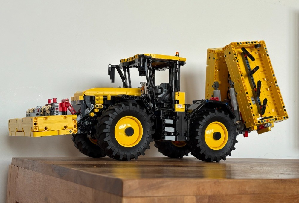 LEGO MOC-236947 JCB Fastrac 4220 RC by JF551 | Rebrickable - Build with ...