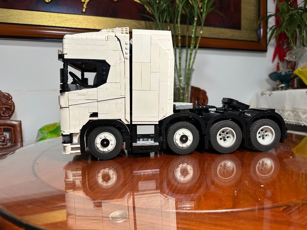 LEGO MOC SCANIA R 8X4 tractor by LingKong | Rebrickable - Build with LEGO