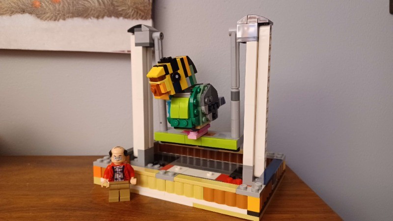 LEGO MOC Parakeet on Swing by Penguins and plastic | Rebrickable ...