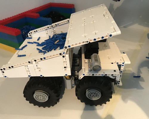 LEGO MOC Mining truck by jorgeopesi | Rebrickable - Build with LEGO
