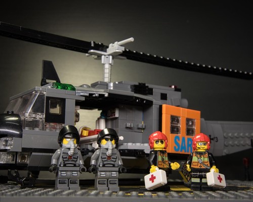 LEGO MOC Lego UH-1D Huey by TAWess | Rebrickable - Build with LEGO