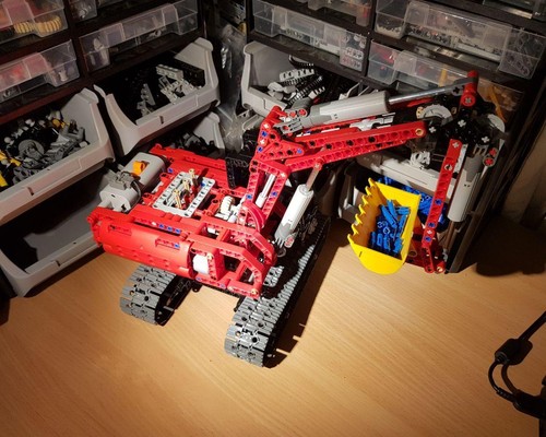 LEGO MOC Red Excavator by jb70 | Rebrickable - Build with LEGO