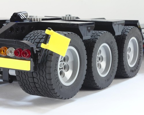 LEGO MOC 1:17 scale Lowboy trailer in black by motomatt | Rebrickable ...