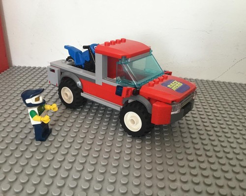 LEGO MOC 60231 - Ute by Gr33nslime | Rebrickable - Build with LEGO