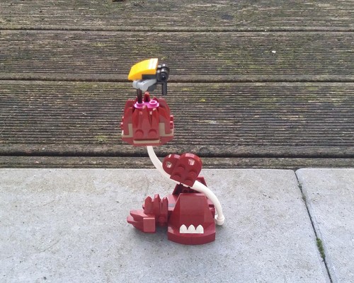 LEGO MOC Yellow Bird by bbchai | Rebrickable - Build with LEGO