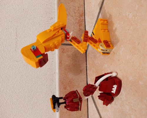 LEGO MOC Yellow Bird by bbchai | Rebrickable - Build with LEGO