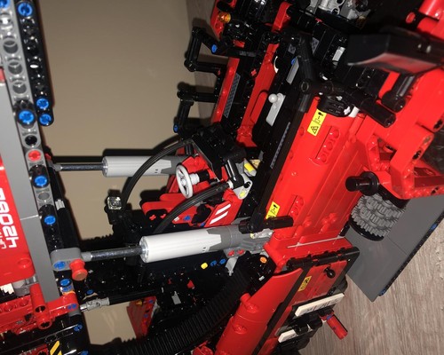 LEGO MOC 42082 C model - Reach Stacker by Dyens Creations | Rebrickable ...